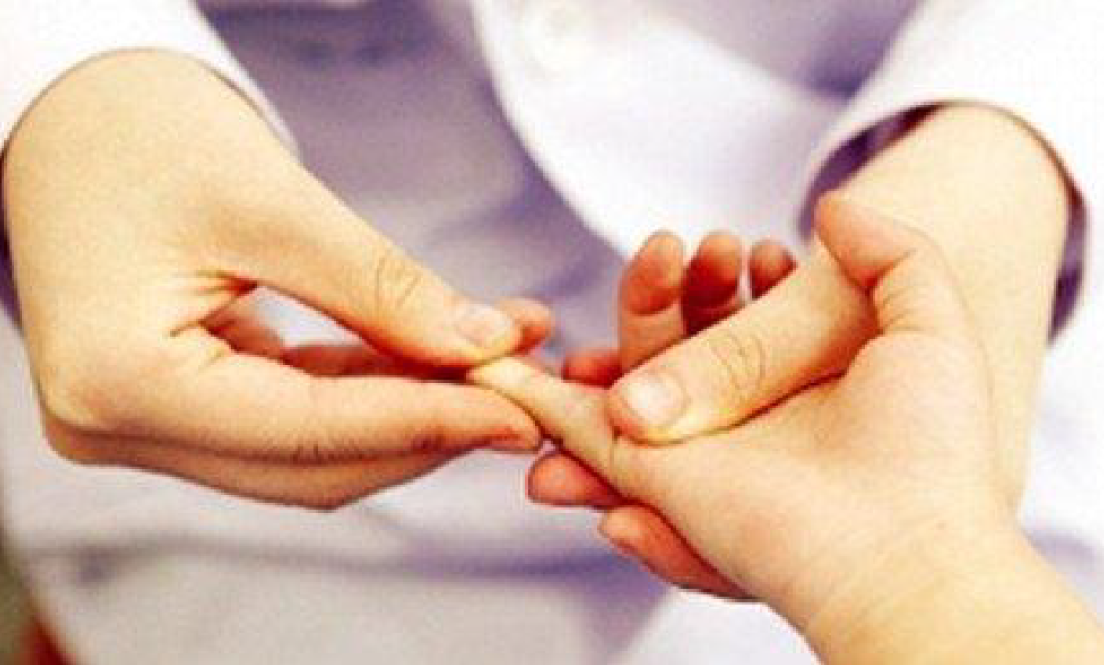 Health benefits of massaging the little finger - MIndful Tai Ji